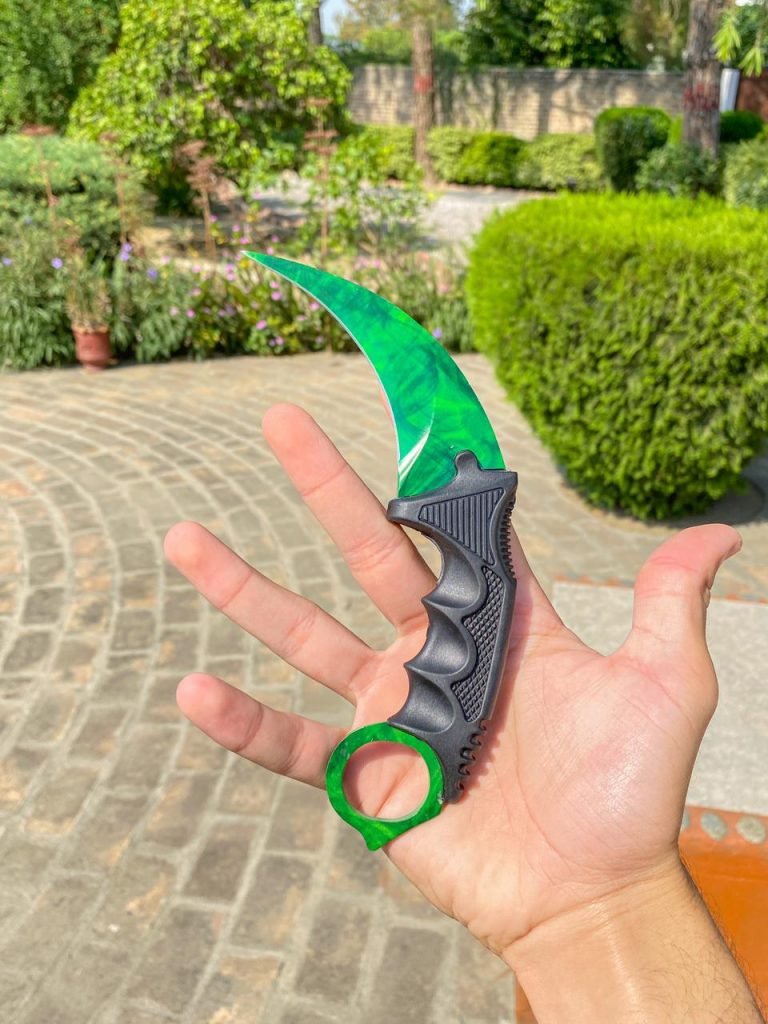 Emerald Green fixed blade Karambit - KZ GEAR